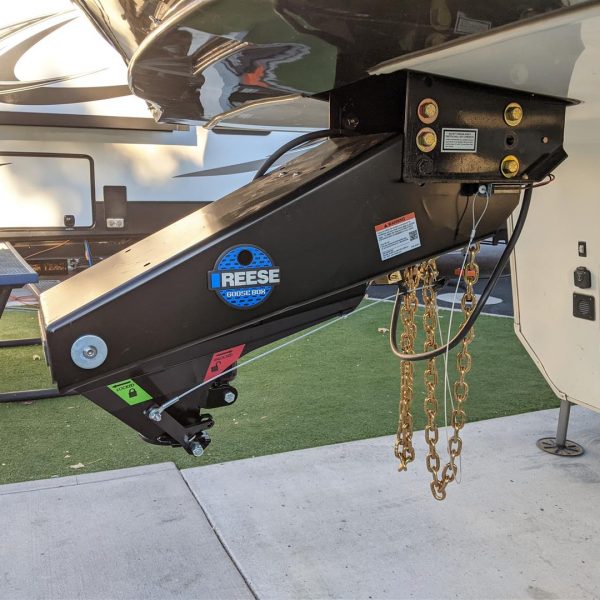 What Is a Fifth Wheel to Gooseneck Adapter?
