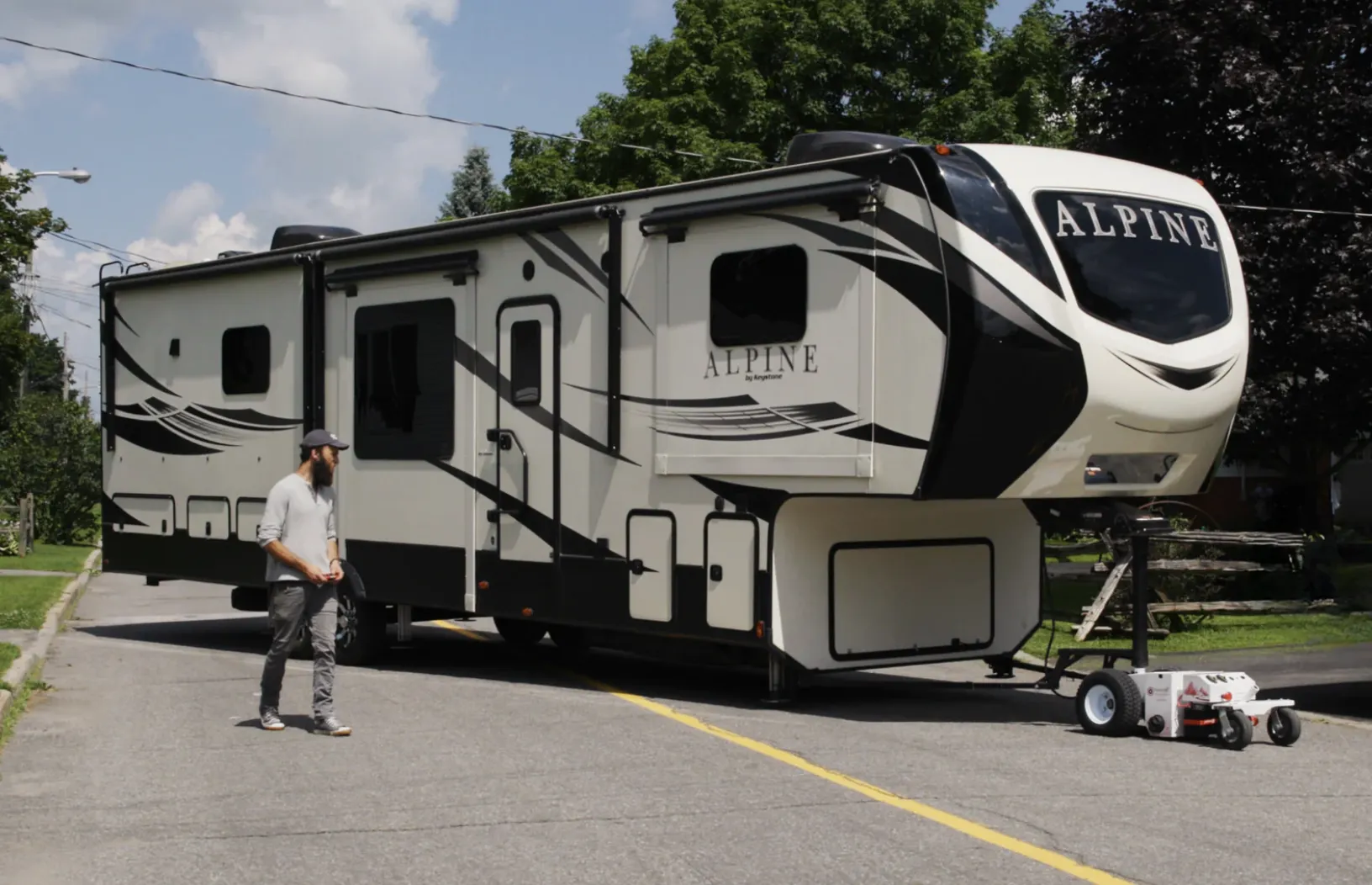 Can You Tow a Fifth Wheel Without a Truck? 5th Wheel Dolly Options ...