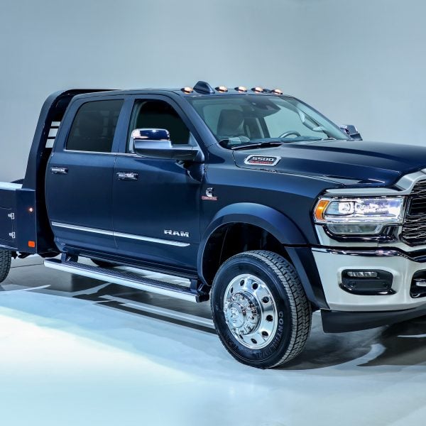 Who Needs A 5500? Does It Have Better Towing Capacity Than 1 Ton?