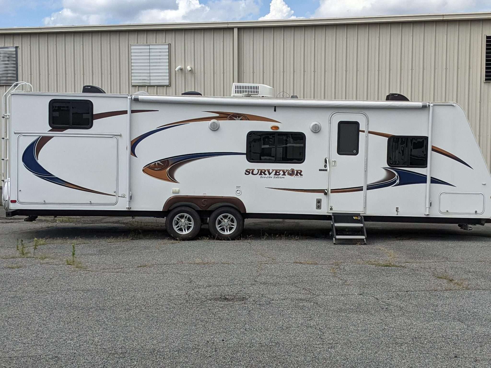 RV Exterior Paint 101: How Do You Paint the Outside of Your RV?