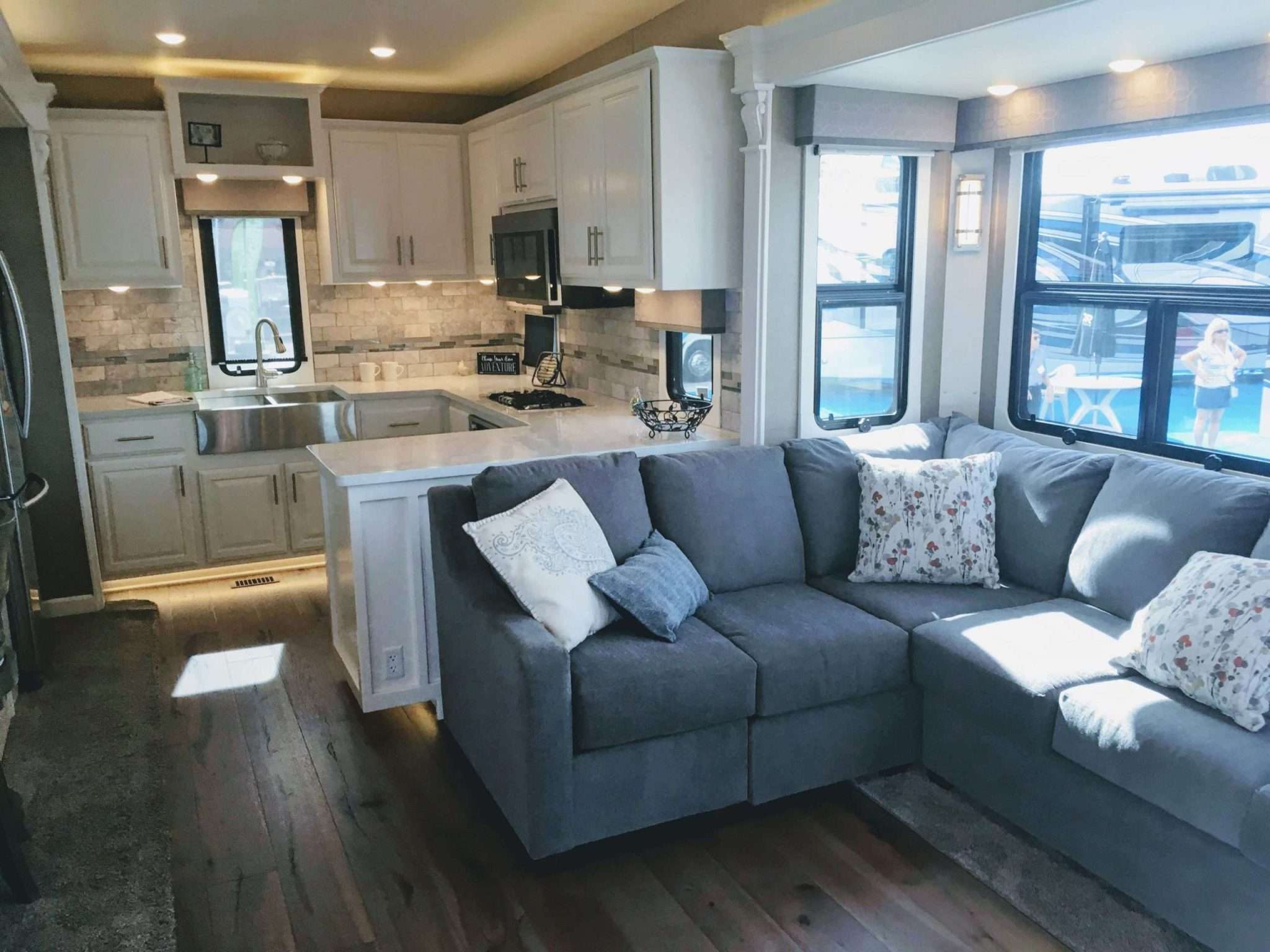 8 Best Rear Kitchen Fifth Wheels That Feel Like Home