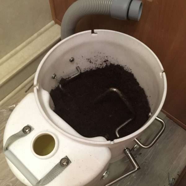 5 Best Off-Grid Toilet Options to Save Water and Manage Waste