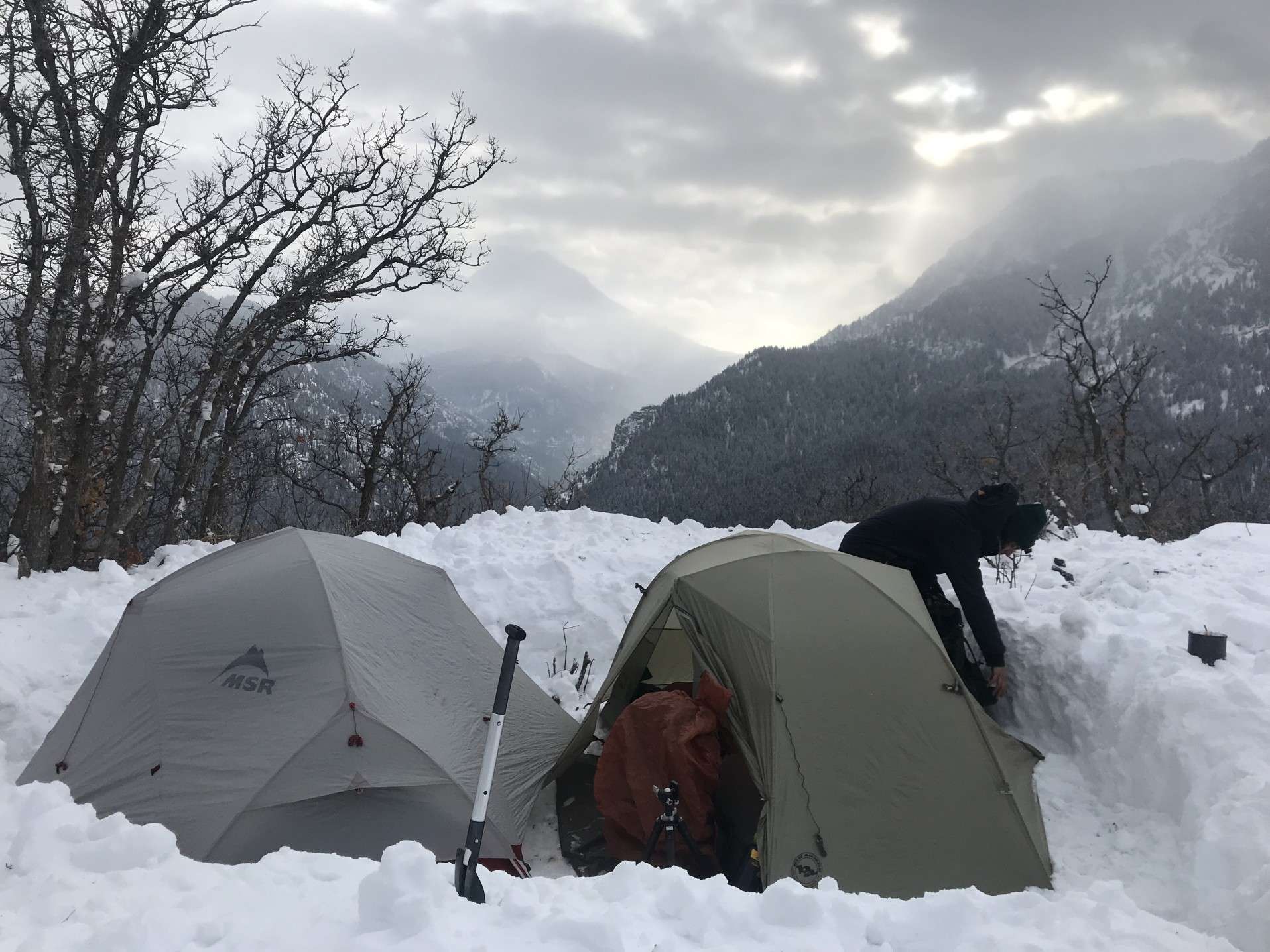 8 Essential Cold Weather Survival Skills for Winter Recreation and Travel