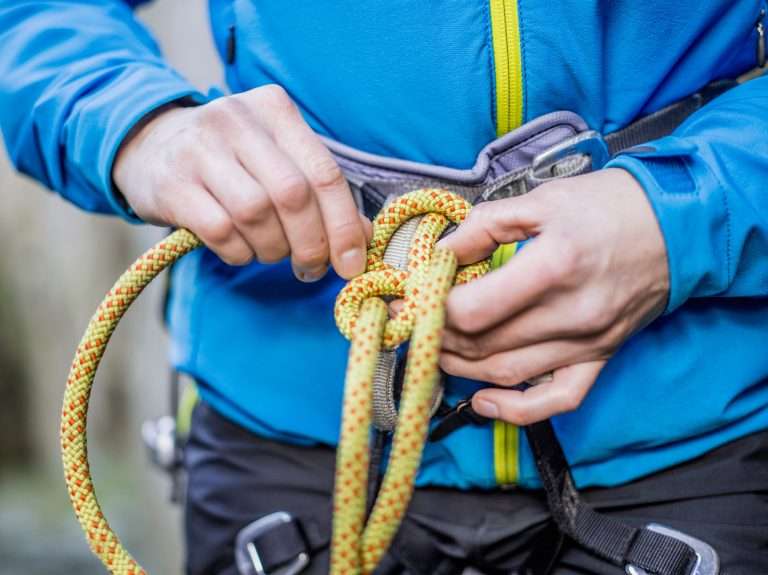 Knot Tying for Beginners: An Illustrated Guide To 6 Essential Knots