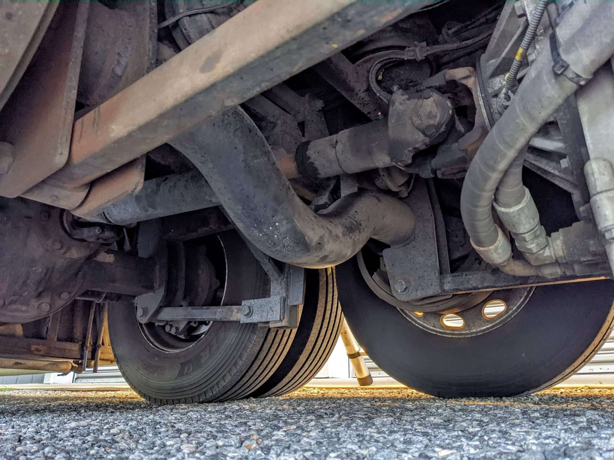 What Are the Benefits of Tag Axles? Pros and Cons Explained