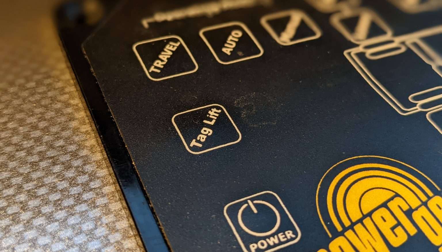 What Are the Benefits of Tag Axles? Pros and Cons Explained