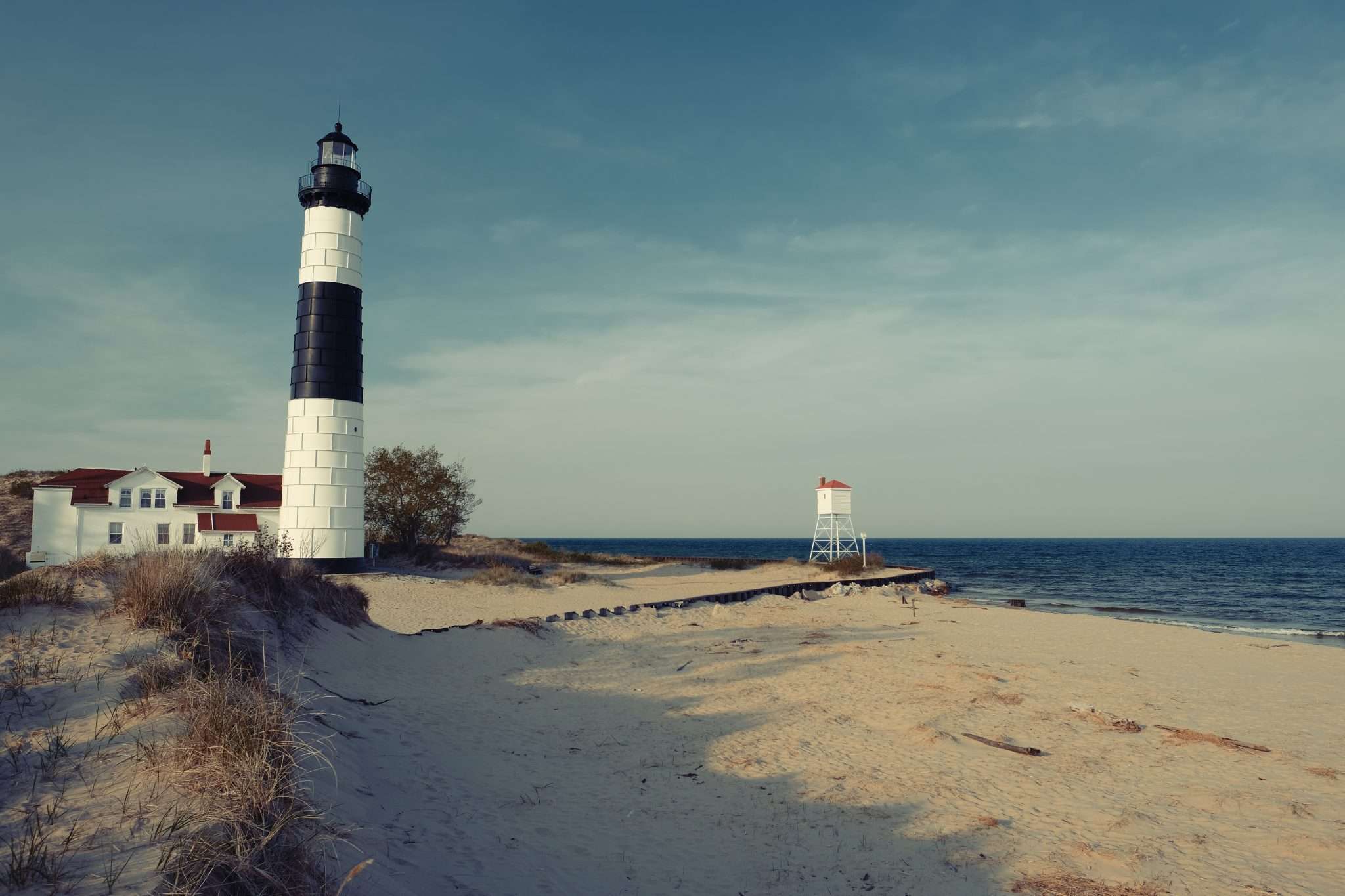 5 Best Beach Towns for a Michigan Summer Adventure - MOTM