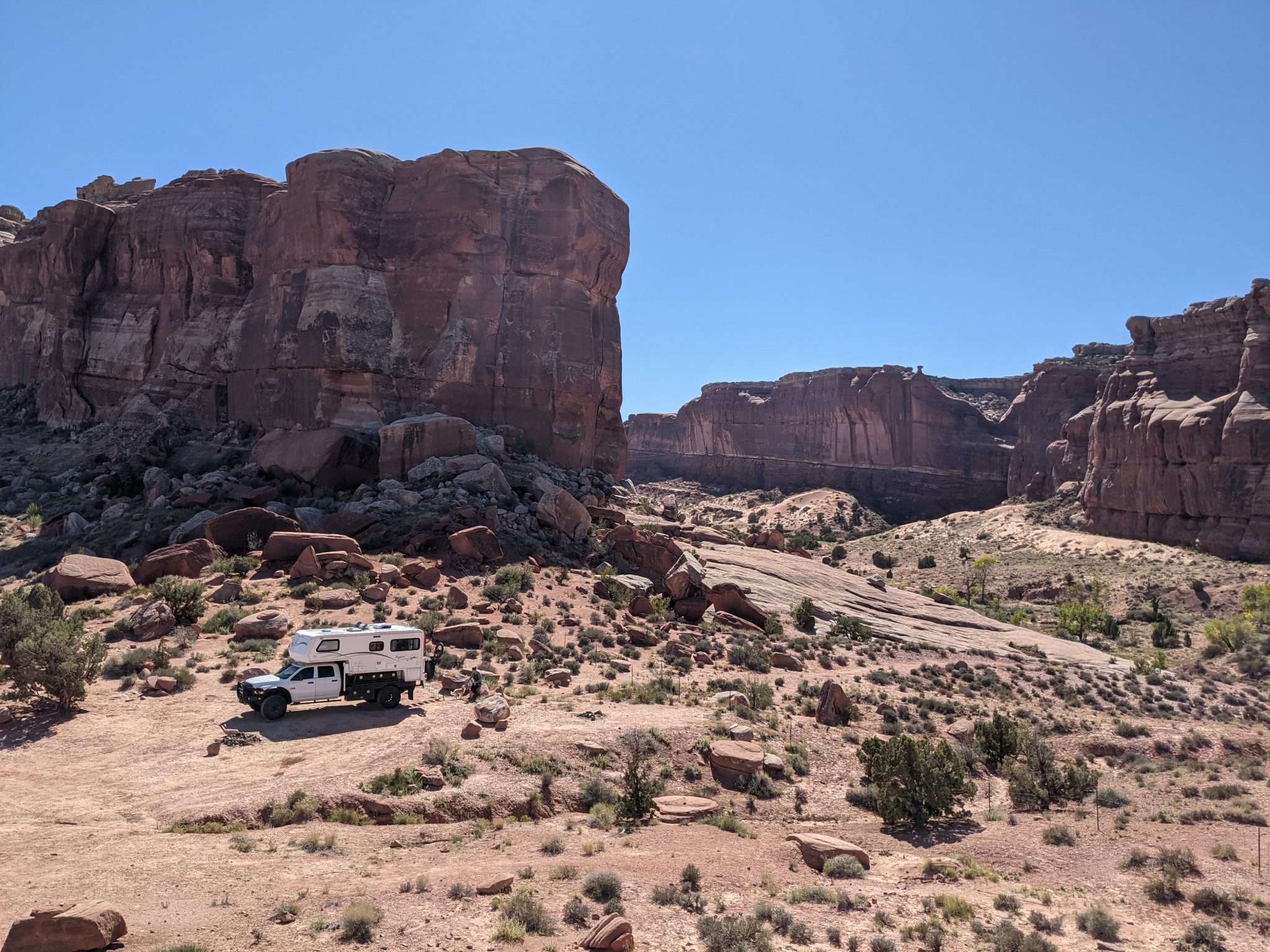 6 Best Overlanding Radios and Off-Road Communications Devices