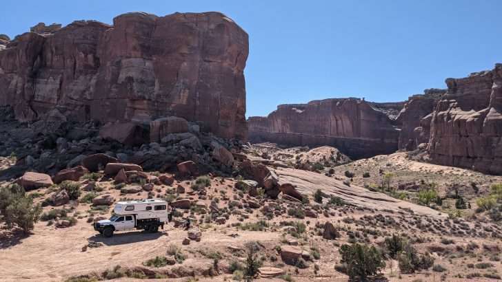 6 Best Overlanding Radios and Off-Road Communications Devices