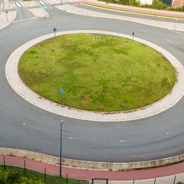 Is Driving An RV Through a Roundabout Dangerous?