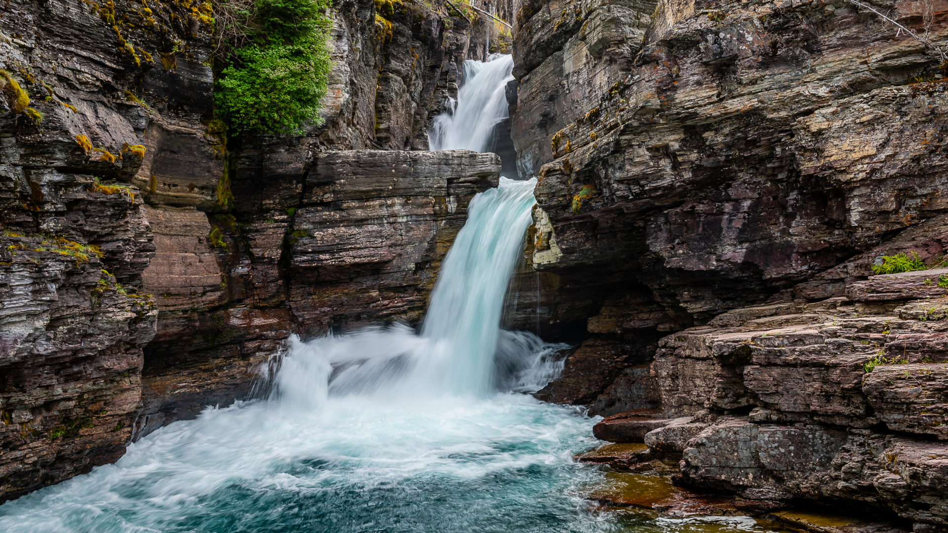 The Top 9 US National Parks for Waterfall Lovers