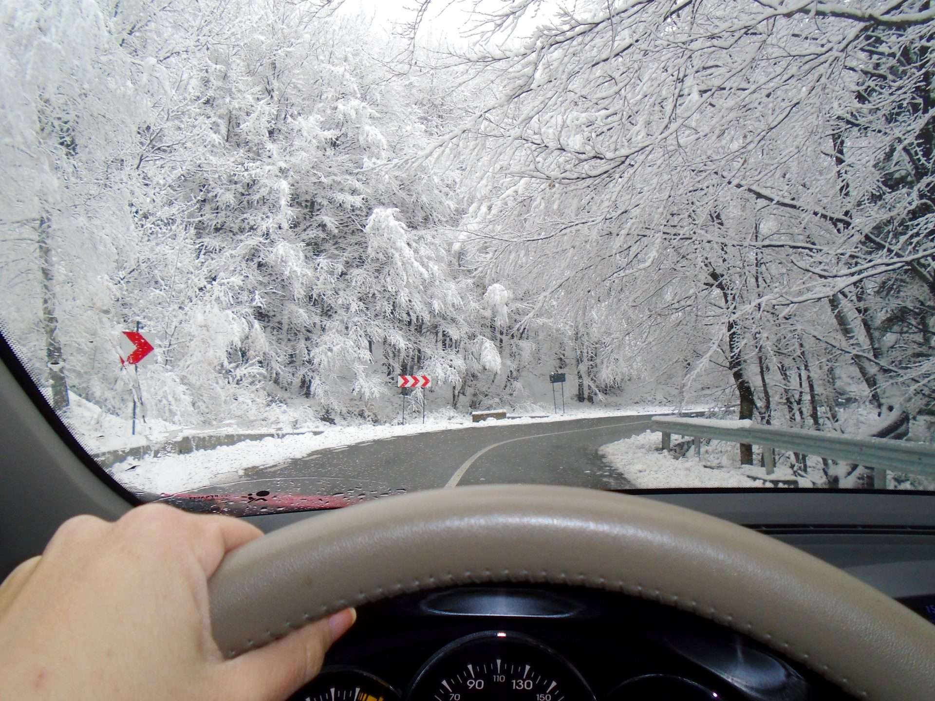 15 Tips for Driving on Icy and Snowy Roads from a Yooper