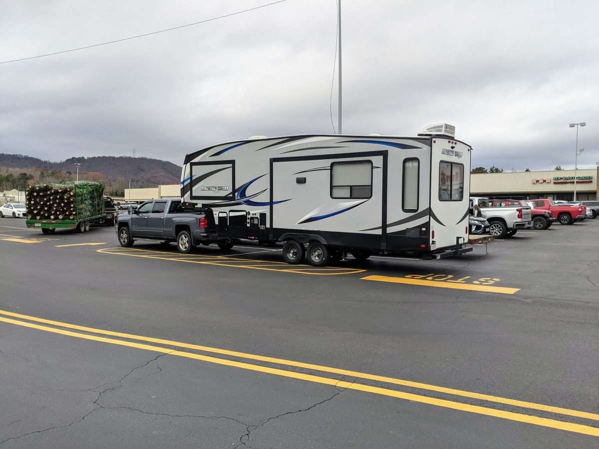 Cheap Fifth Wheels: Pros, Cons, and Your 5 Best Options