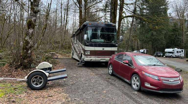 Flat Towing Explained: What Vehicles Work and How