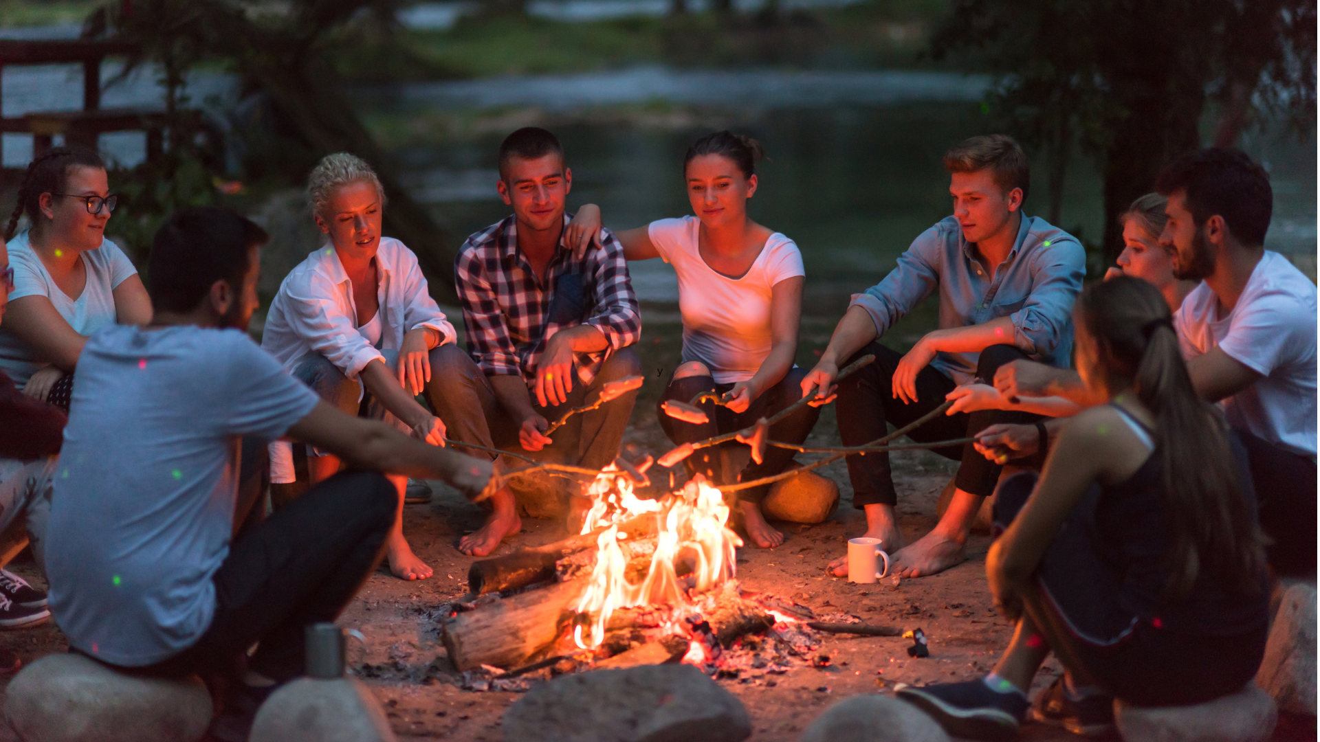 12 Best Games to Play Around the Campfire (For Kids, Teens, and Adults)