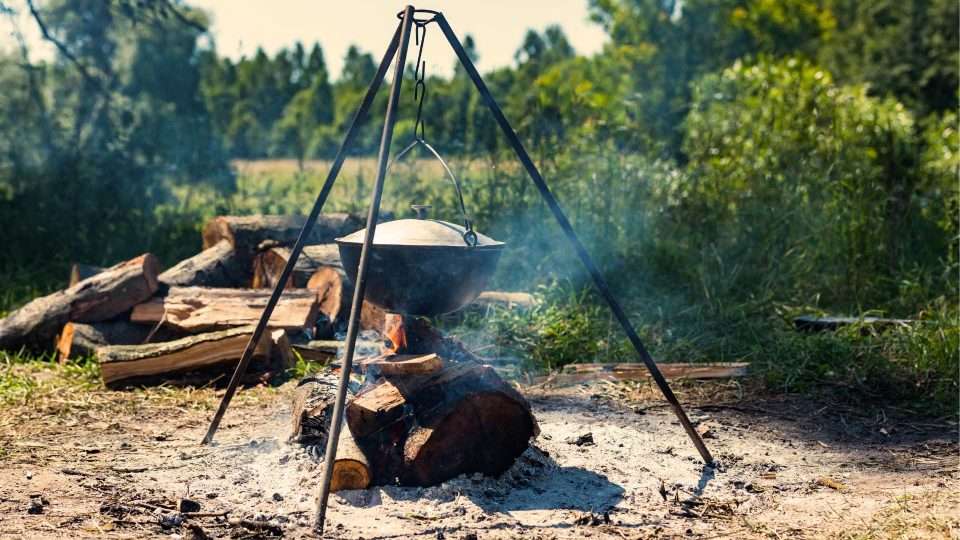 How to Cook an Amazing Pizza Over the Campfire