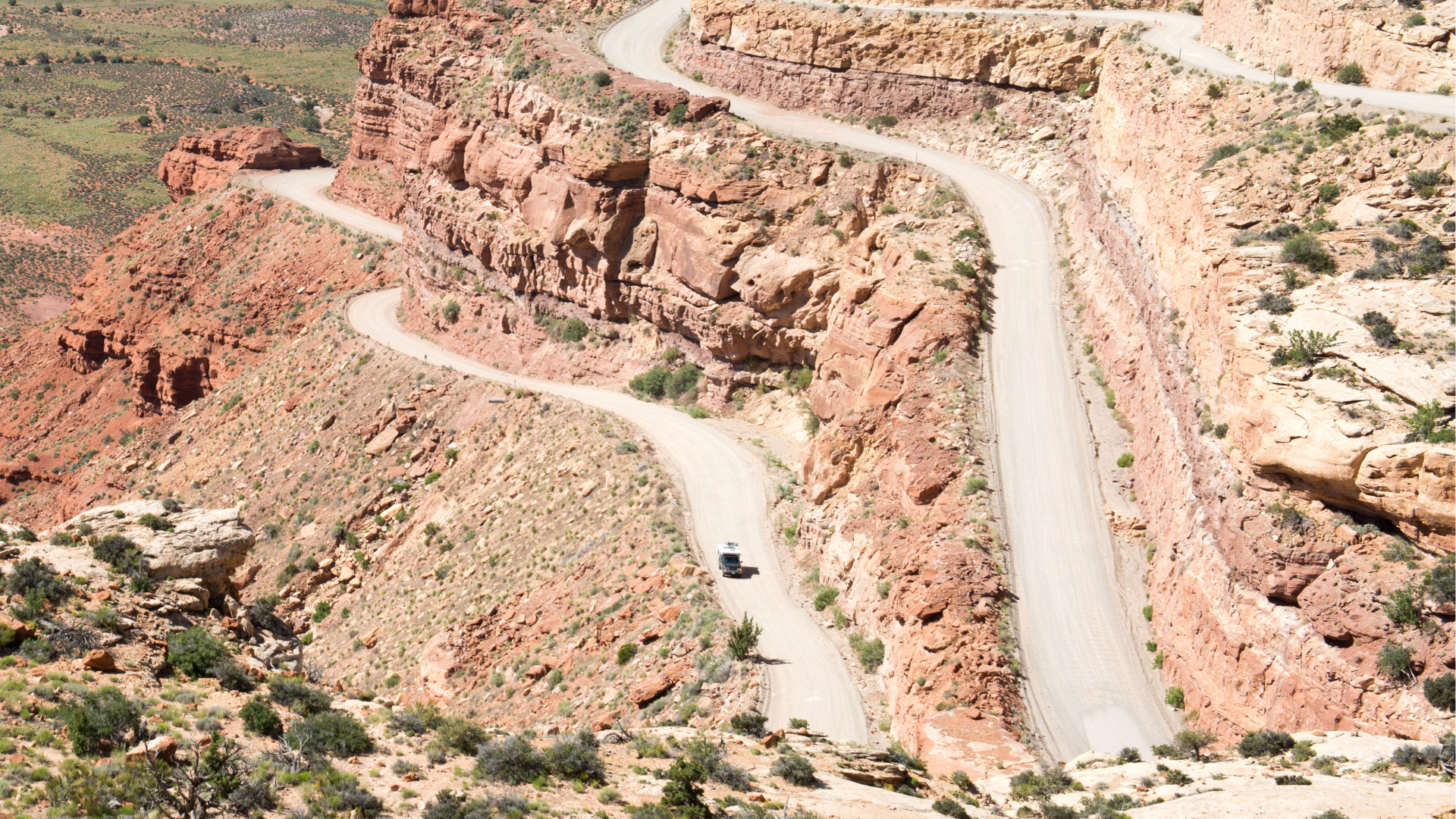 We Watched a Semi Nearly Fall Off the Moki Dugway
