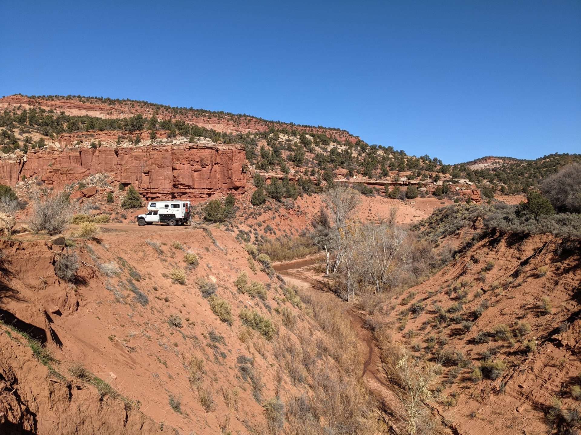 We Watched a Semi Nearly Fall Off the Moki Dugway