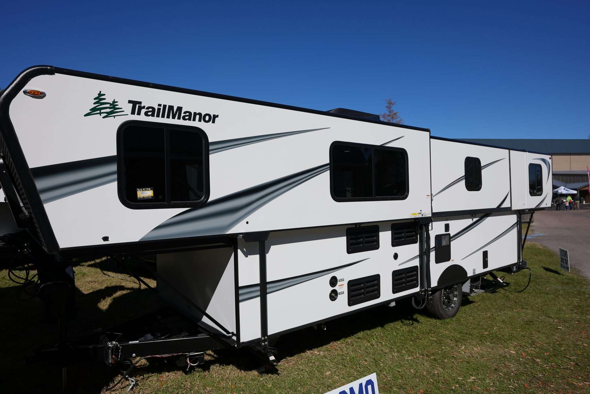 TrailManor Campers: Compact Tow, Expansive Stay, Impressive Engineering