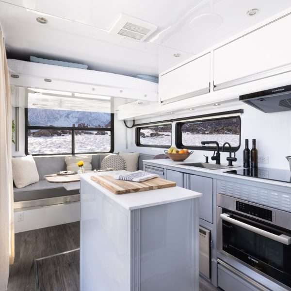 Living Vehicles: The Ultimate Off-Grid Experience Without Sacrifice