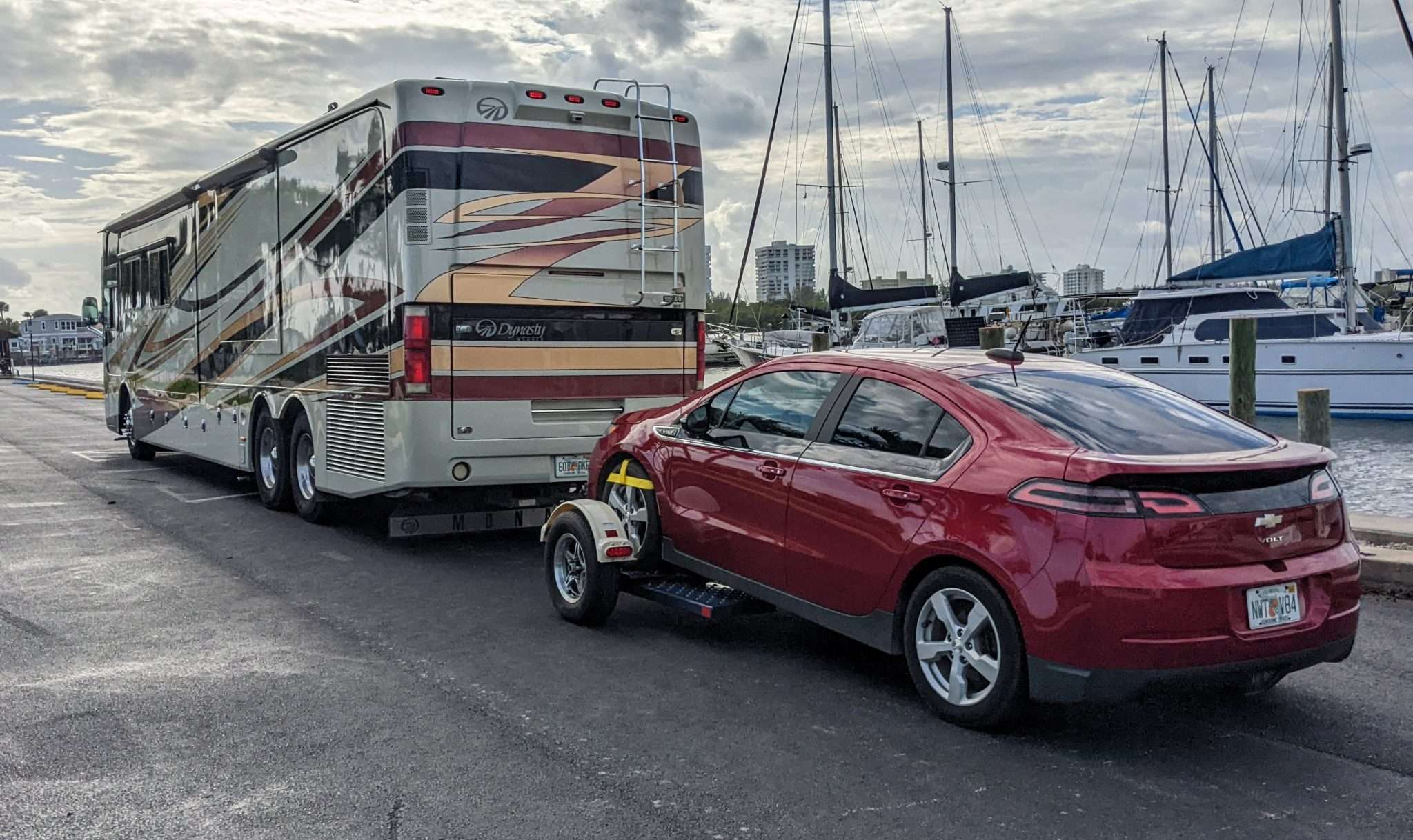 6 Best Ways to Protect Your Tow Vehicle Behind an RV Motorhome